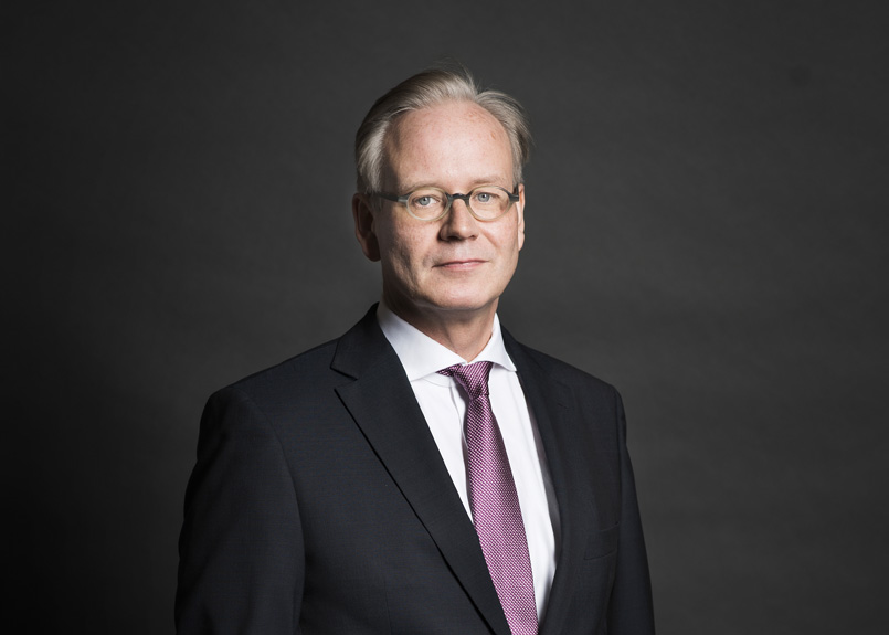 Der neue NZZ-Chefredaktor: Leider nur ein matter Leuchtturm | WOZ Die ...